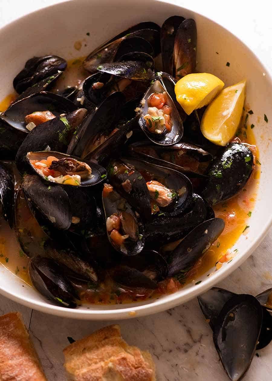 How to cook Mussels with Garlic White Wine Sauce - RecipeTin Eats