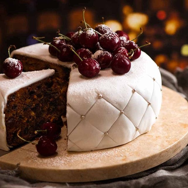 Easy Christmas Cheesecake Slab - no bake! - RecipeTin Eats