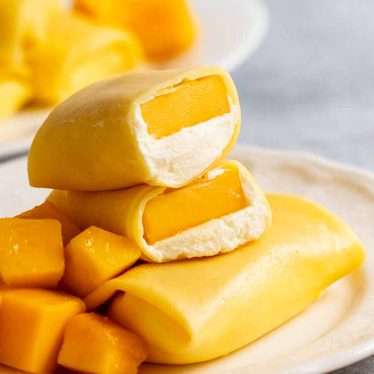 Mango muffins - RecipeTin Eats