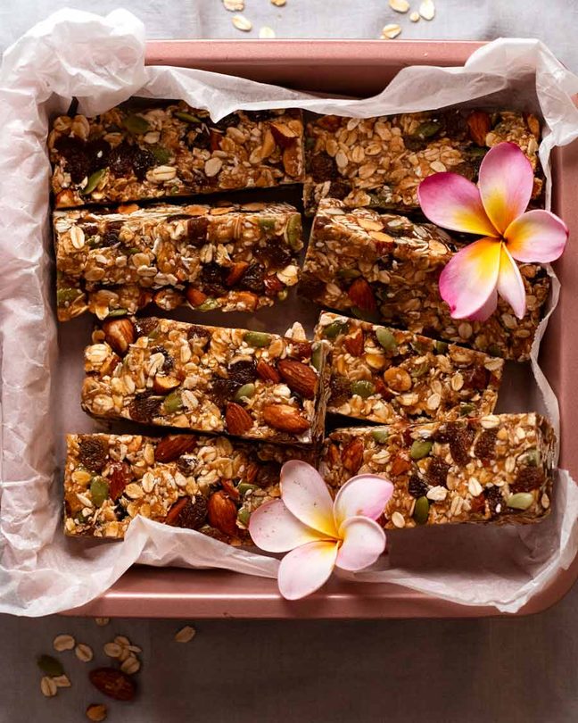 Chewy muesli bars (granola bars) - RecipeTin Eats
