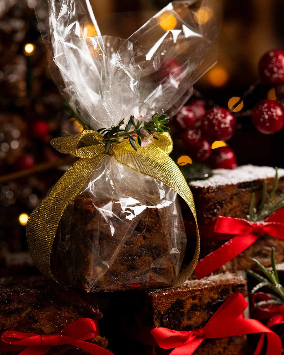 Mini Christmas Cakes - gift! - RecipeTin Eats