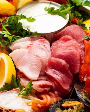 What we put on our seafood platter - RecipeTin Eats