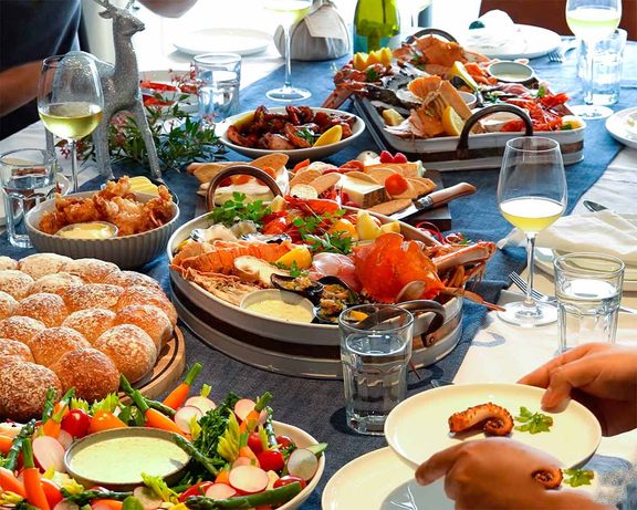 What we put on our seafood platter - RecipeTin Eats